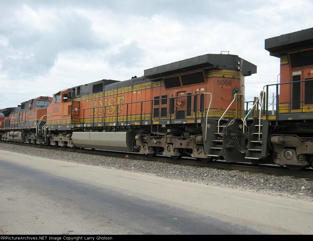 BNSF 5066